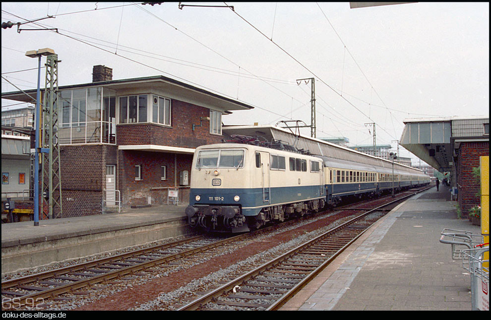 Strecken und Bahnhöfe